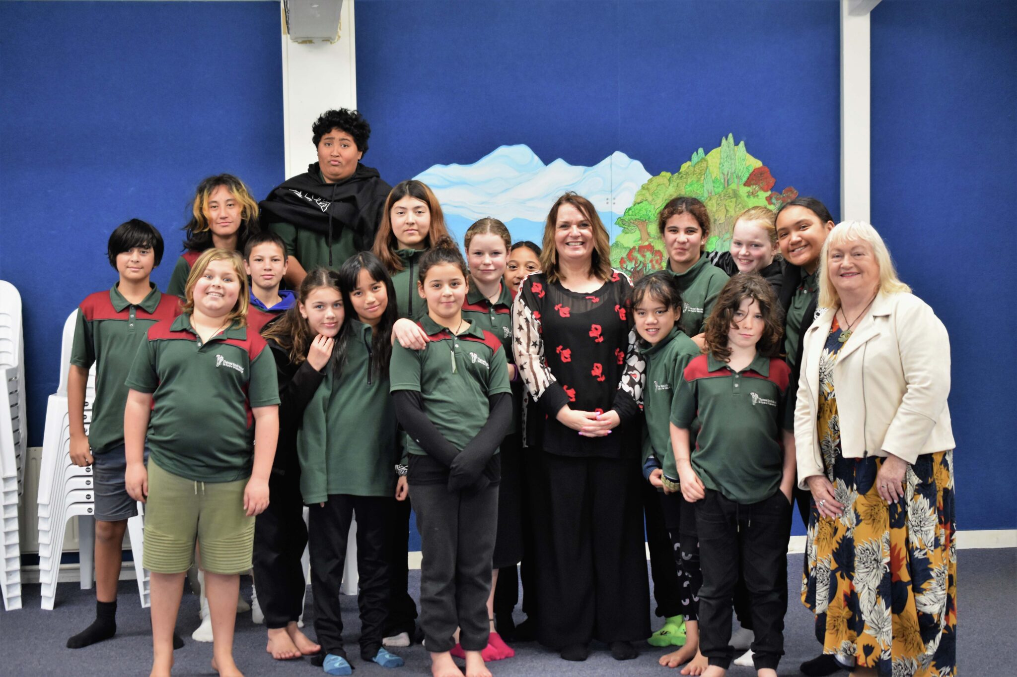 Minister Jan Tinetti visits Thames schools – The Valley Profile