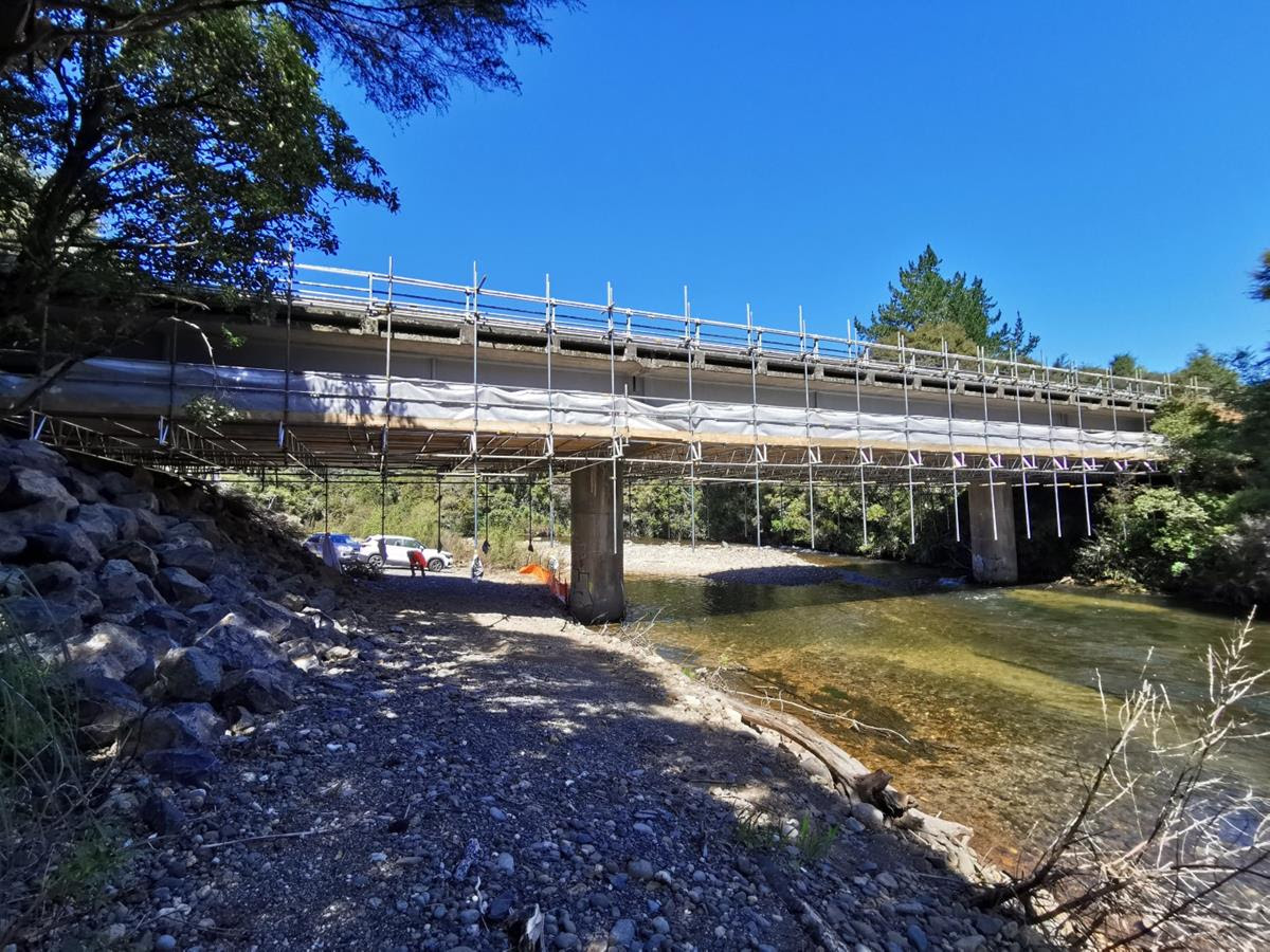 SH25A Taparahi – first bridge beams arrive on site – The Valley Profile