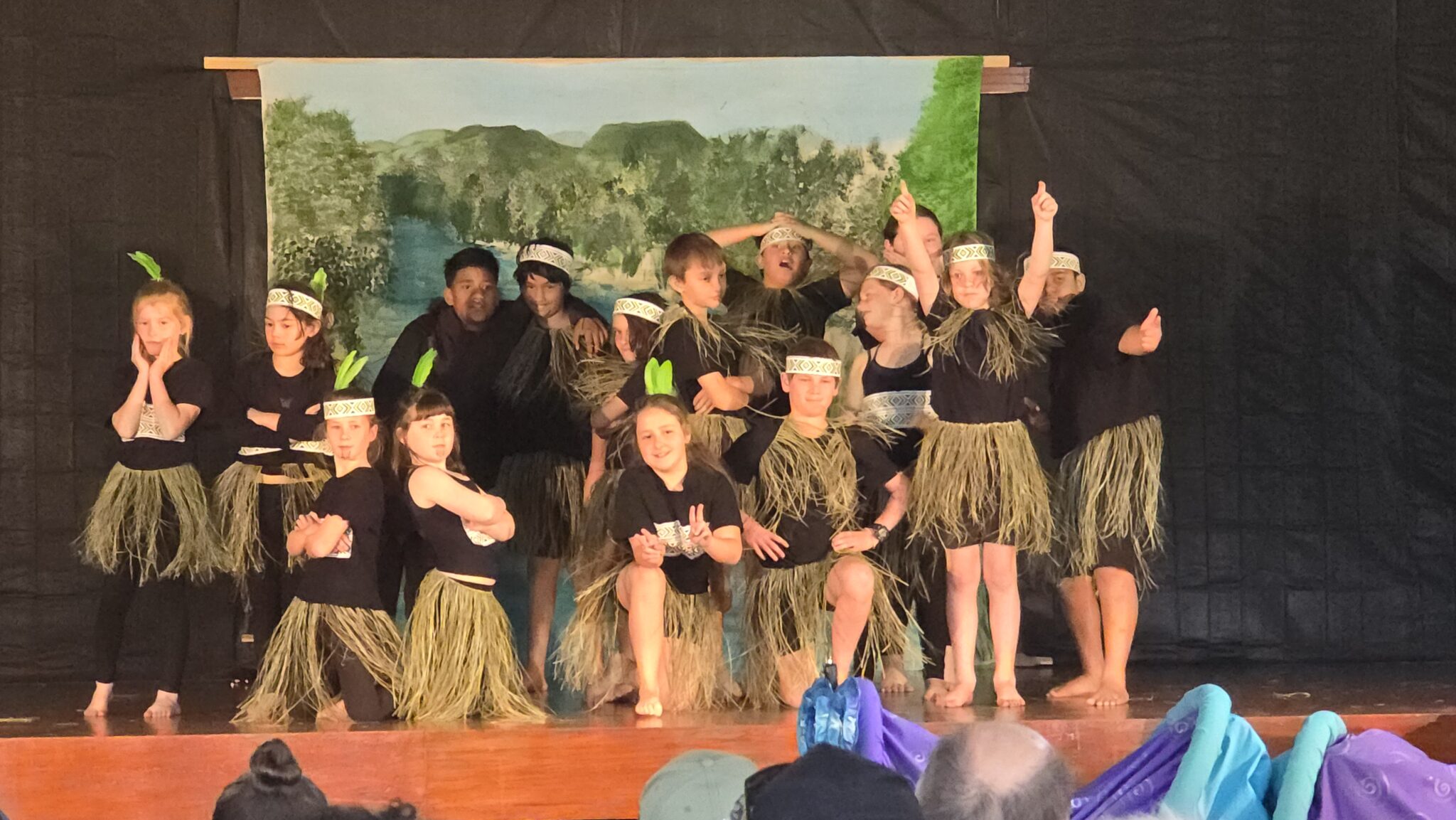 Waitakaruru kids perform Ureia – The Valley Profile